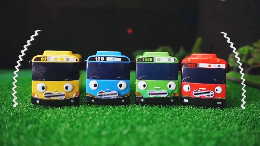 工程车巴士 第37集 咖宝车神来到工程车消防车之家