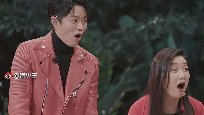 凤凰传奇送神秘大礼,不料何炅直接猜对,玲花都懵了丨时光音乐会