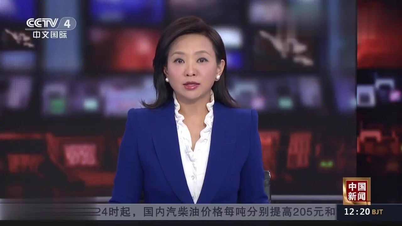 俄罗斯举行卫国战争胜利日阅兵夜间彩排大批先进军事装备亮相
