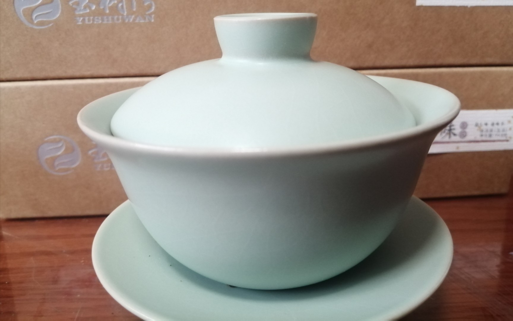 第一次用盖碗喝茶有点儿紧张,不知道喝的对不对/doge