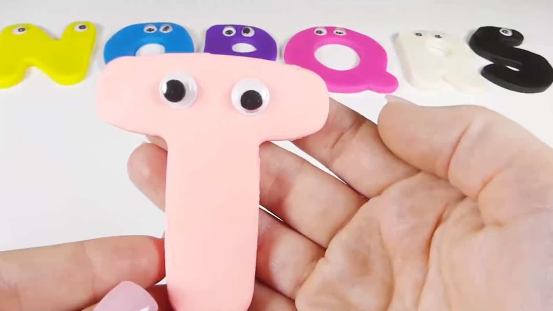 学习ABC与用橡皮泥建模粘土字母