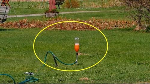 老外真会玩在自家后院做模拟火箭发射升空实验,这个真的不常有