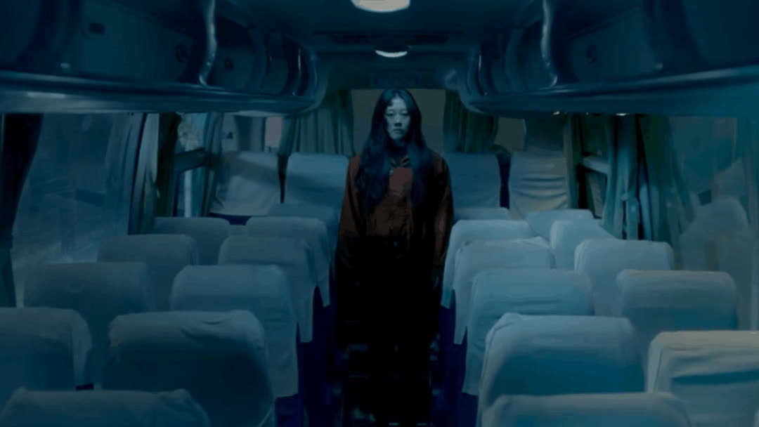 《深夜末班车》,晚上下班回家的最后一班车,千万不要乘坐哦!