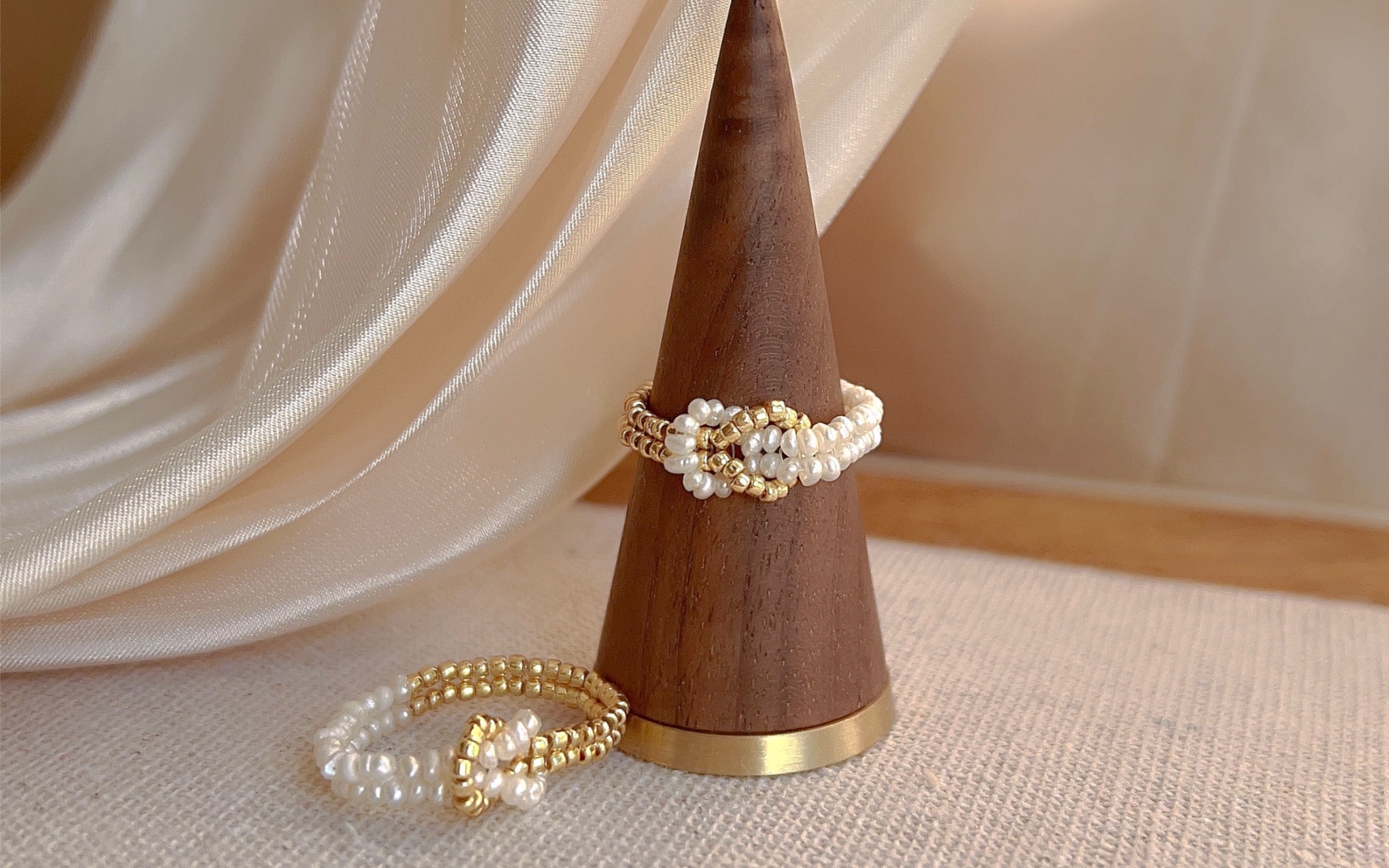 【串珠手作】手工淡水珍珠进口米珠缠绕编戒指学习教学教程视频