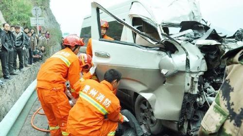 发生交通事故要怎样处理?记住正确处理流程,别再多花冤枉钱