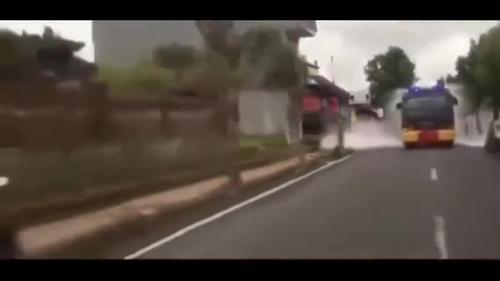 印度爆掠式防疫消毒喷洒,硬核防疫不愧是开挂的民族