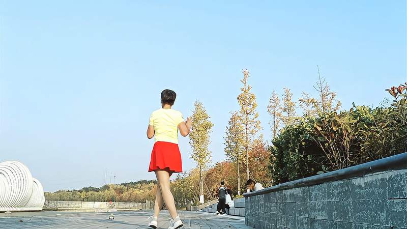 背面带跳,妹子有毒,神曲来了飒酷时尚64步简单流行舞