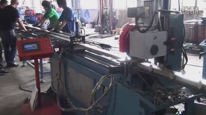 自动上料切长管,这切管机花了十万,是不是被坑了?