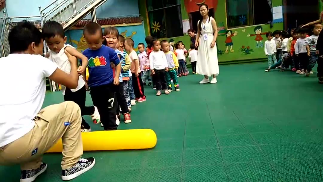 天乐幼儿园《小班》体智能课