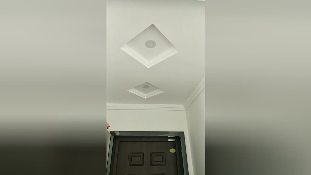 小走道吊顶忌讳与横梁拉平,这样处理隐藏了横梁而不压抑,感觉简洁宽敞