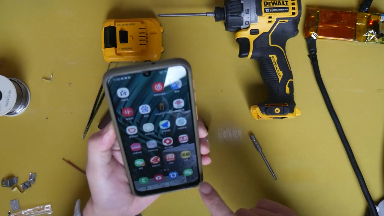 最新美股乱弹-电动车--DEWALT得伟12V锂电池改装升级超大容量 得伟...