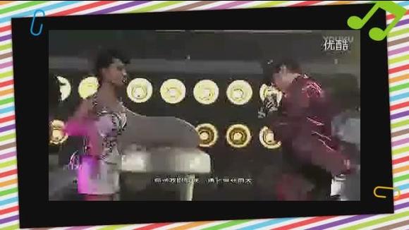 周杰伦与旧爱蔡依琳合体演唱会,现场演绎给我一首歌的时间,好感动!