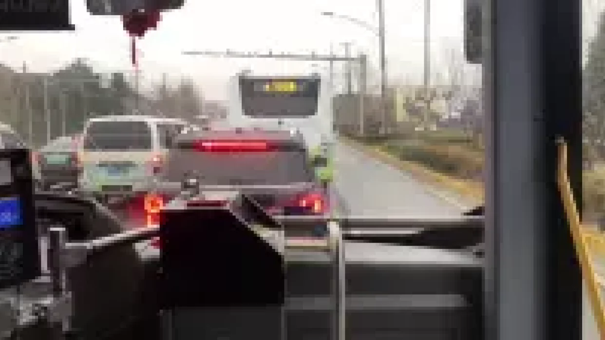 宝山25路公交车(园康路市台路-同济路水产路)