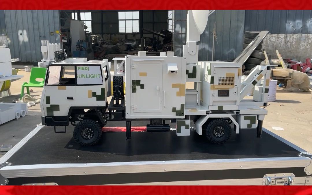 MINI版雷达车小模型高度还原,细节内饰也齐全,不愧是“模型怪才”造...