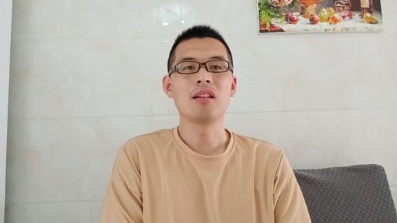 小本创业,快速起家,小伙靠着摆地摊实现了高收入!