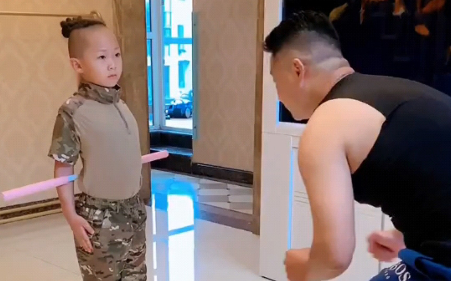 《伪军父子溜冰耶稣模拟器》豆瓣评分2.4