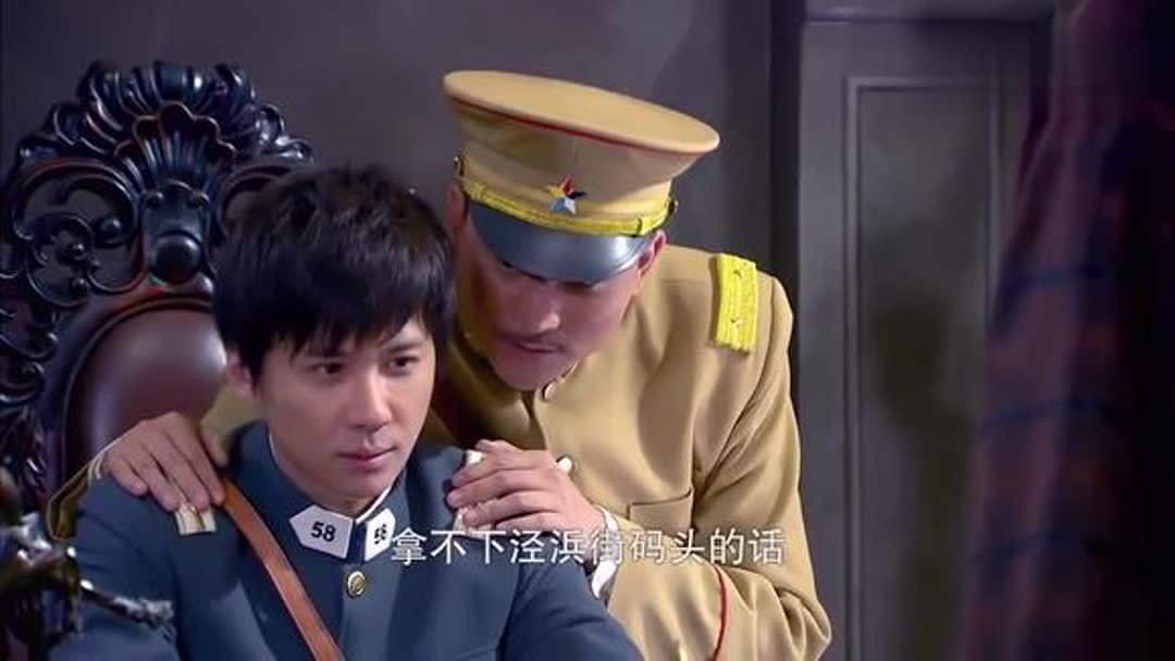 影视:妻子掐住残疾丈夫,结果丈夫突然从轮椅上站起来,精彩了