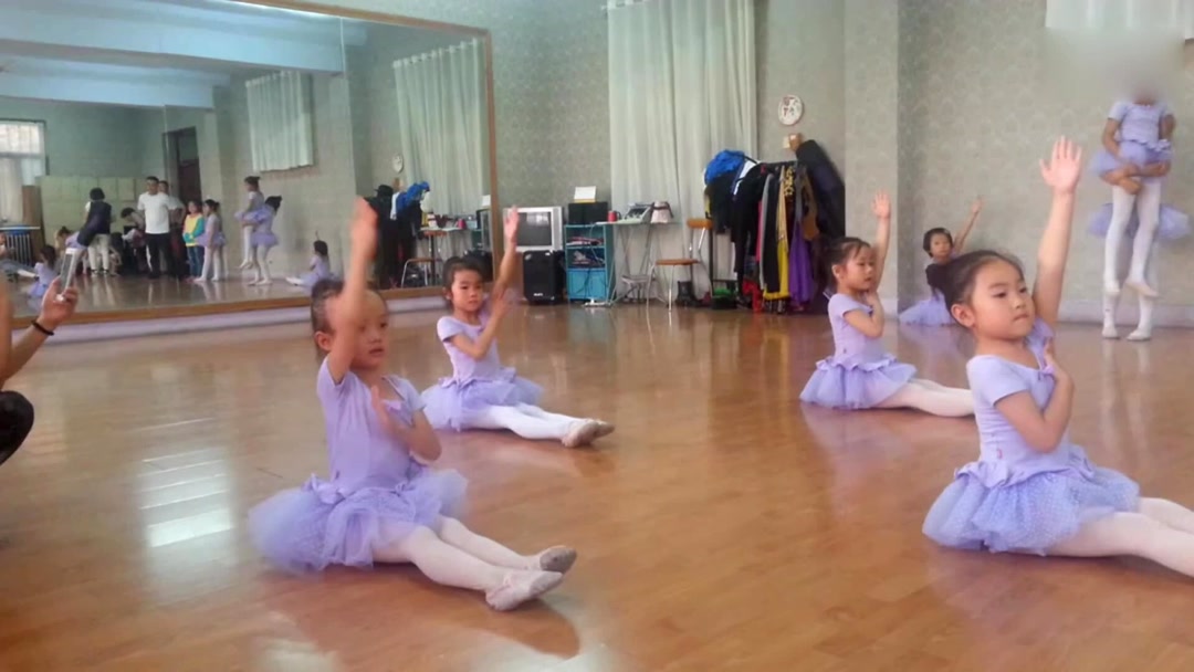 小草 儿童舞蹈 月亮宝贝