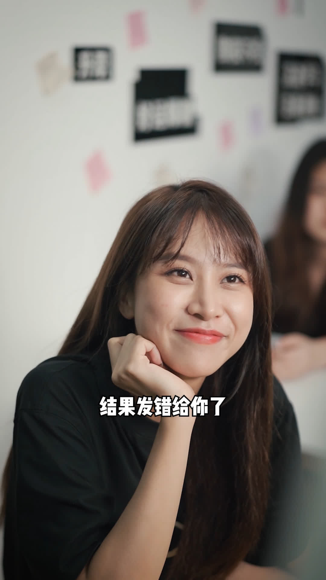 遇上爱占便宜的同事,只能投其所好治理她了!唱吧k歌宝头大声音好