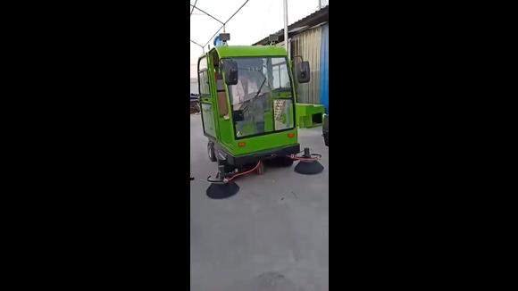 工厂扫地车电动清洁车工作视频 环卫吸尘扫地车