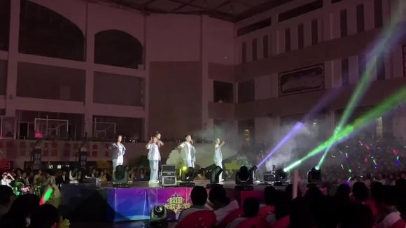 #校园生活 #演出现场 #00后 舞蹈助演,学校生活真的好ߥ