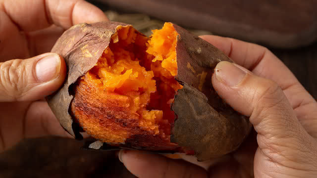 原来烤红薯这么简单,只需一口平底锅,个个流油不上火!