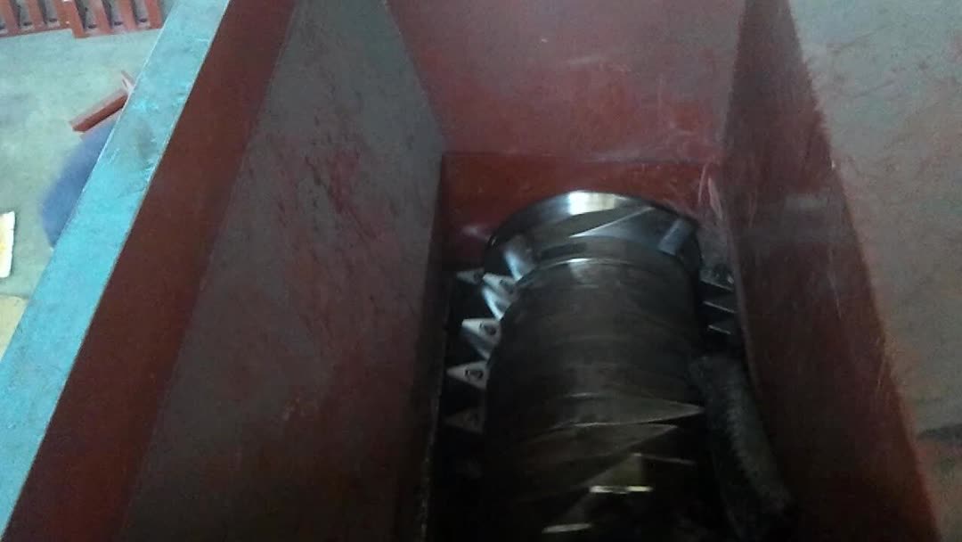 运通环保 TPD700 单轴轮胎破碎