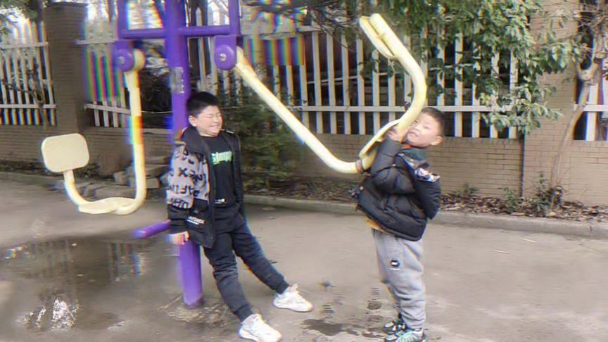 危险动作请勿模仿#小哥俩的快乐时光 #小孩子的快乐总是那么简单