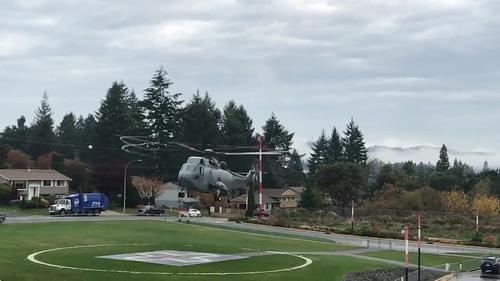 请注意直升机螺旋桨叶片的末端,它们的名称为,转子尖端涡旋