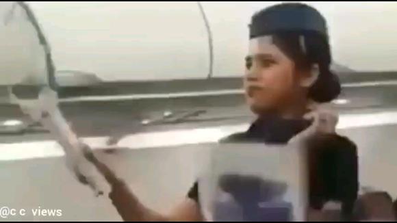 你肯定没接受过这样的客舱服务,灭蚊!