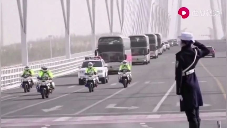 回顾一下,中国军队医疗队震撼画面,全国网友直言:伟大的中国!