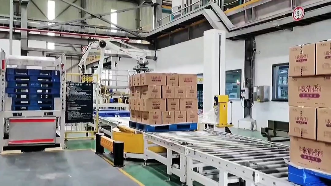 物流仓储自动化之工厂实拍普拉托塑料托盘卡板带托运输