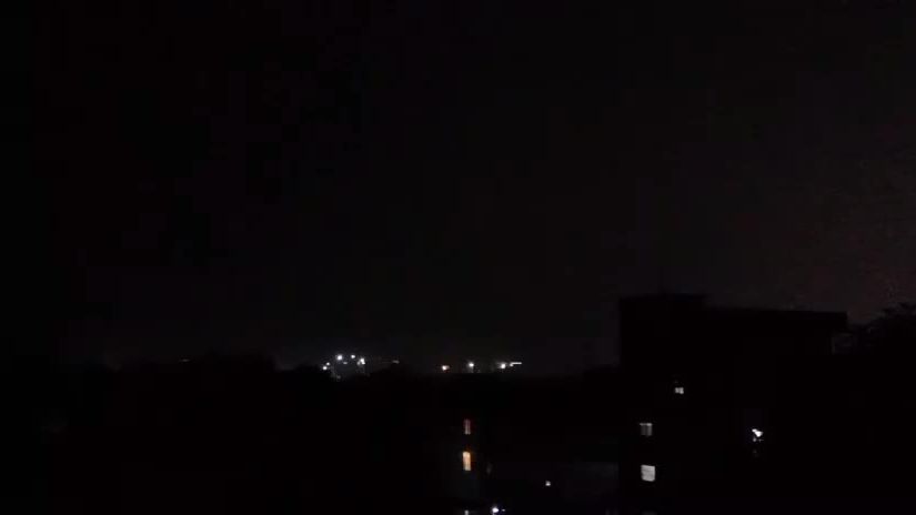 #大姨又来了出门记得带雨伞哦同时要注意安全#抖音小助手