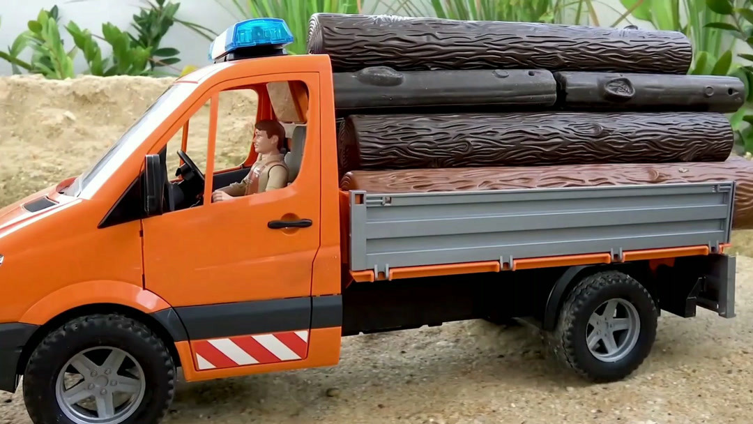 运输木头压塌大桥的翻斗车被挖土机拉了上来,组装积木大桥