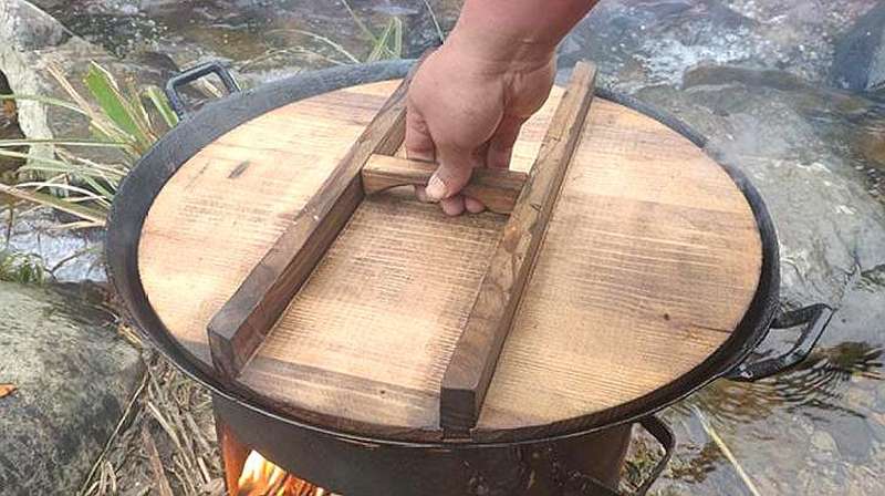 150元买了3斤驴子肉,看看小伙什么吃法,揭开锅盖时,太香了