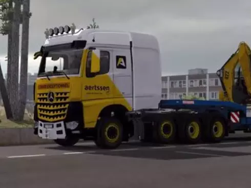 欧卡2-奔驰大件运输卡车8x4 拖小铲车