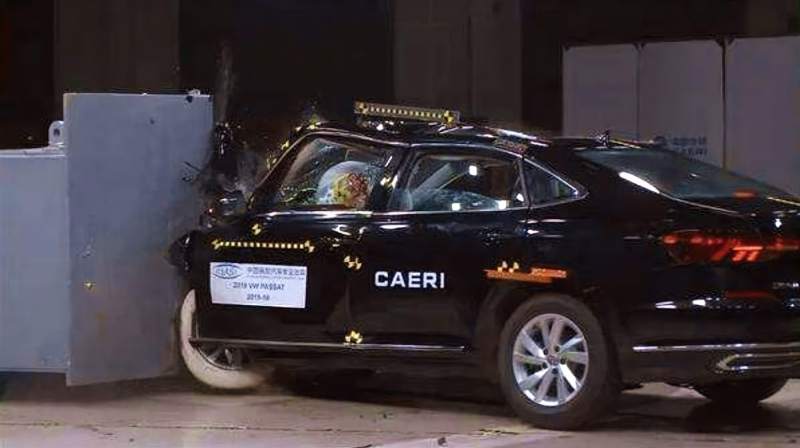 中保研新车碰撞成绩公布,帕萨特这次上演“大反转”,H6却很一般