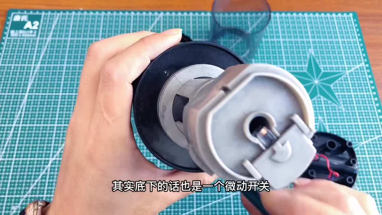 拆解自动削笔刀 #自动削笔刀 #分享解说