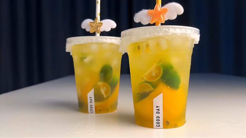 奶茶店里的天花板饮品:百香果青桔柠檬茶