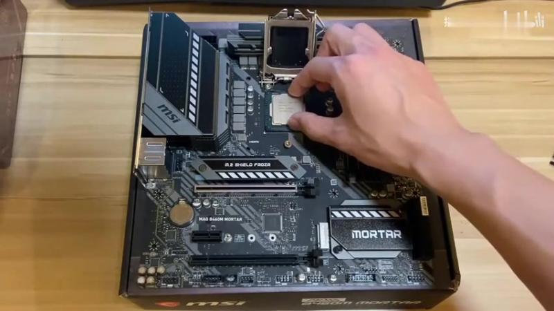 双炮对决 微星B460迫击炮和华硕B460重炮手简单对比开箱 你会选哪个?