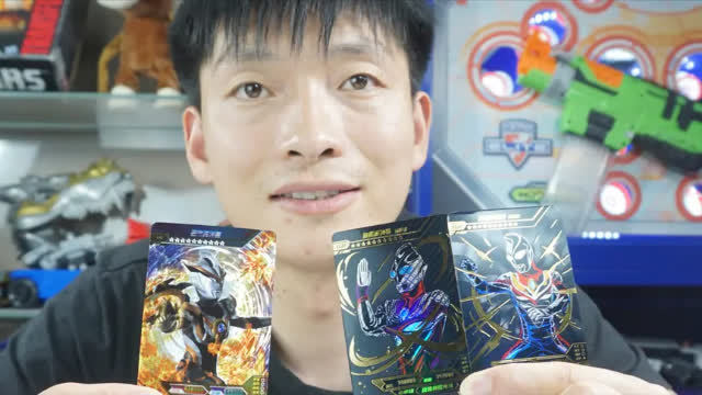 奥特曼卡片拆豪华版一次拆出2张稀有LGR金卡迪迦