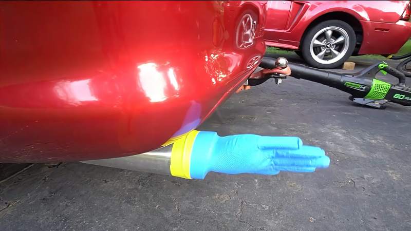 汽车排气管漏气怎么补?老外实操,不过有个洞却要注意!