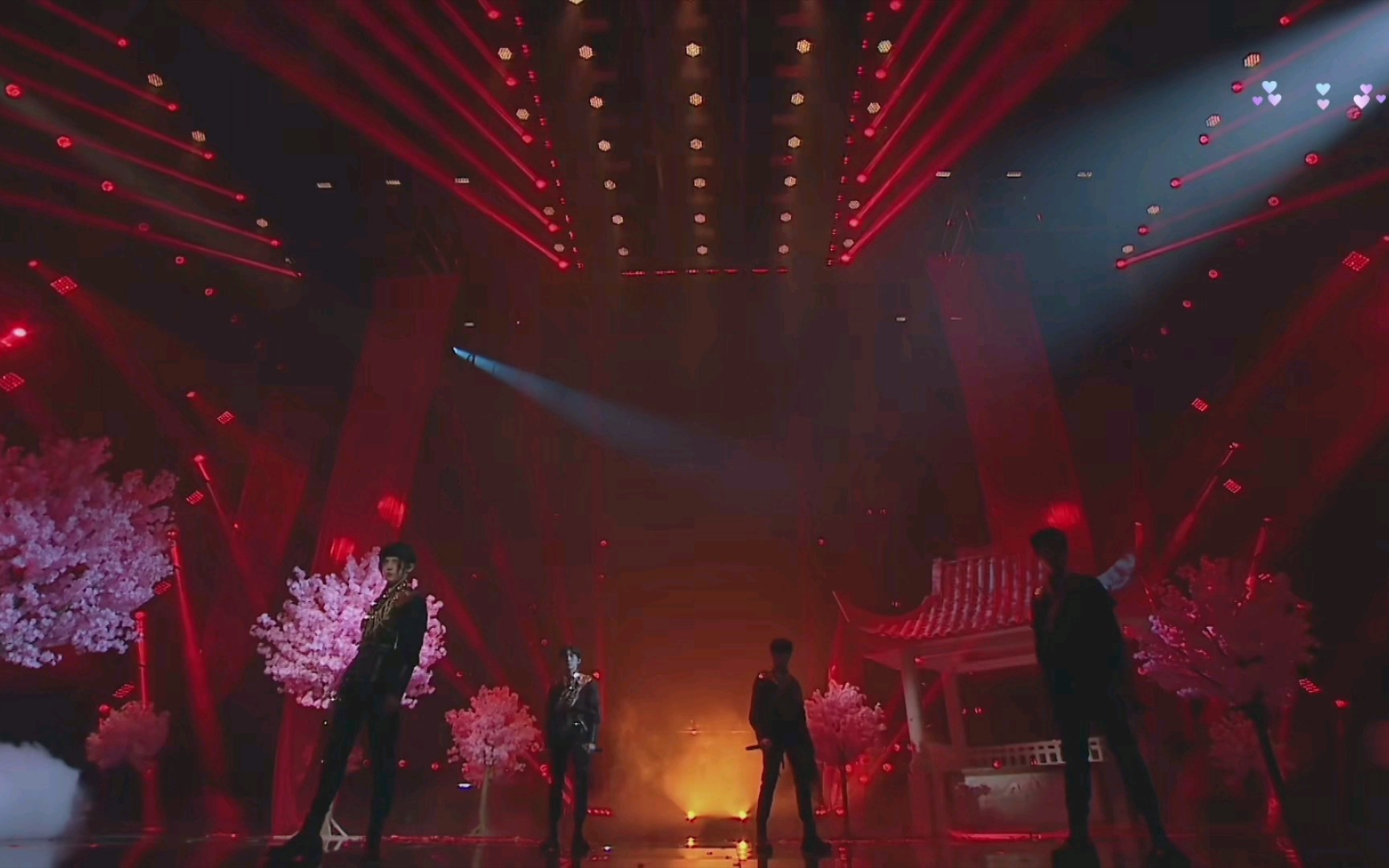 【TF家族三代】2022年新年音乐会《烈火战马》《刺》cover