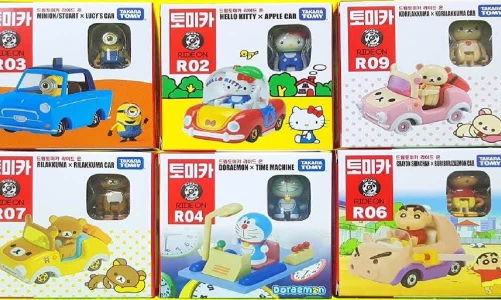 玩具动画:彩色小黄人凯蒂猫等玩偶和小汽车玩具拆盒