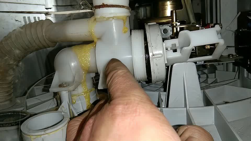 洗衣机要是进水的时候漏水,或者
