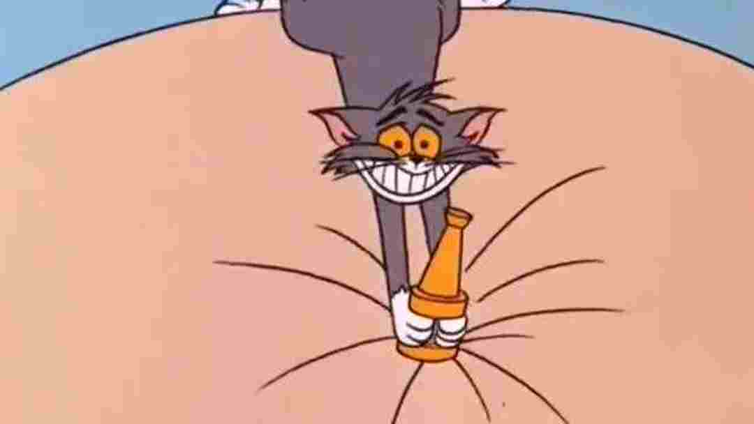 猫和老鼠搞笑动画:汤姆猫的脑洞真大,竟然想要用水管飞起来