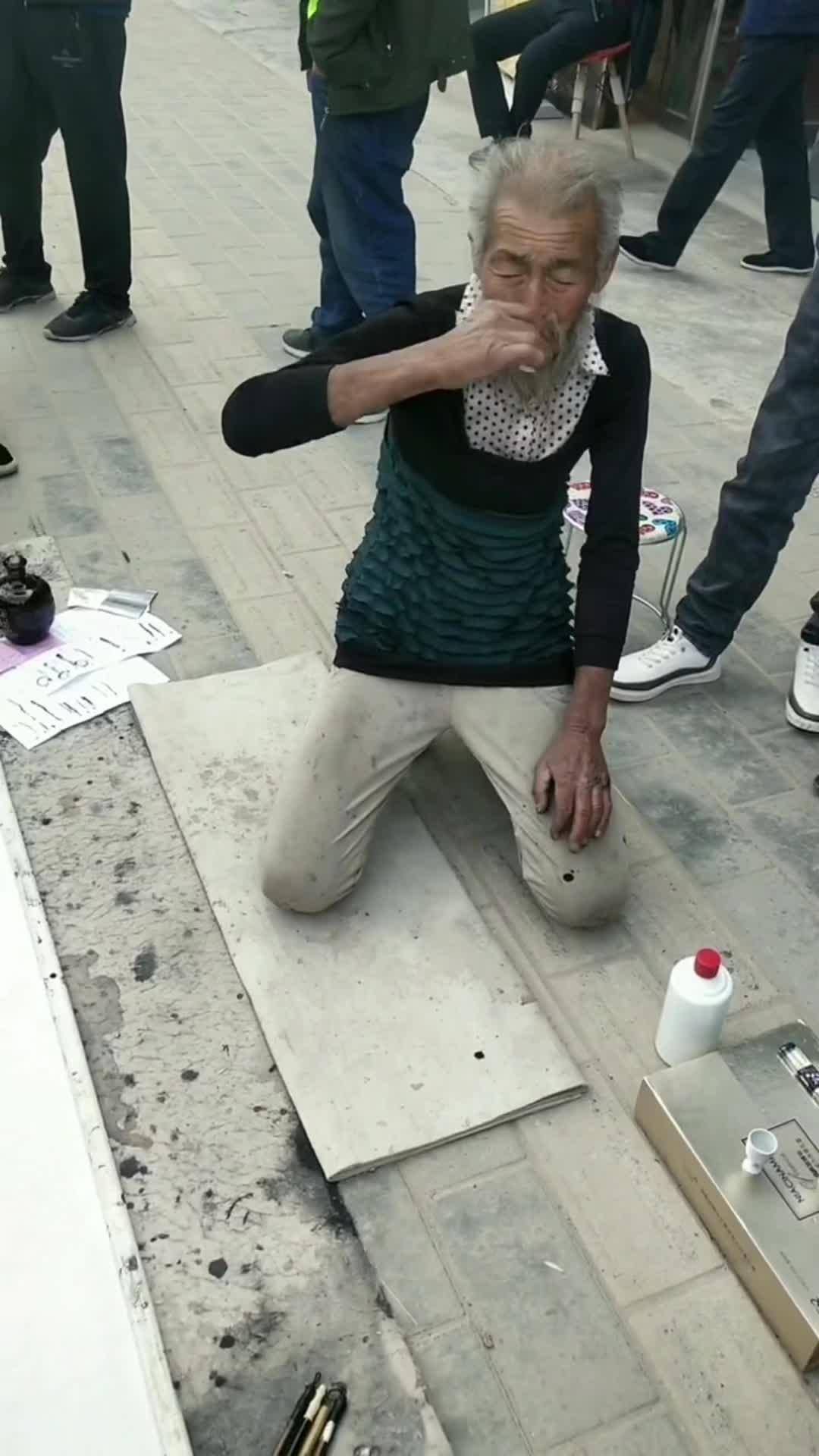 用力活着传承弘扬中国传统文化