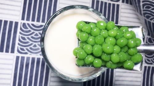 自制奇异果珍珠奶茶的做法，珍珠Q弹，奶茶香醇，非常好喝