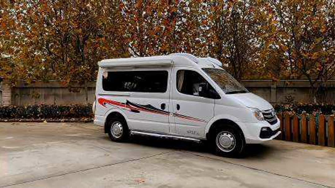 大通V80短轴中顶升顶房车,一键升顶小身材大空间