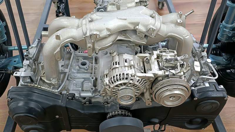 水平对置发动机动力传递